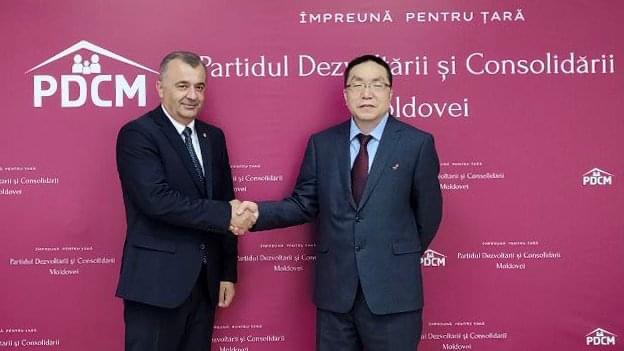 Ion Chicu a avut o întrevedere cu Excelența Sa Domnul Yan Wenbin ...