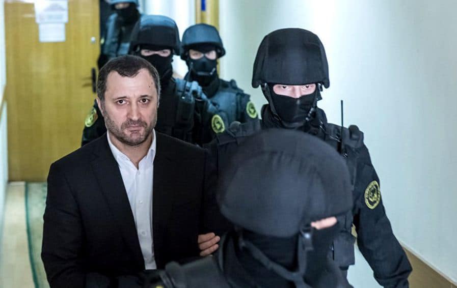 Condamnatul Vlad Filat a depus astăzi o cerere de revizuire a sentinței ...