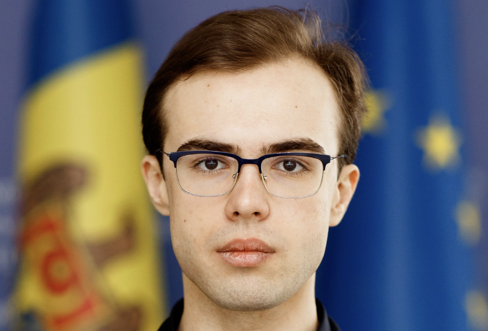 Maxim Captari este desemnat diplomat al lunii decembrie 2025 la ...